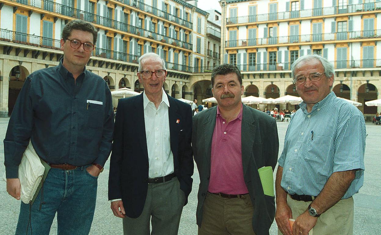 'Martin Ugalde mendeurrena. Herriminaren prosak' liburua aurkeztuko du Anjel Lertxundik | El ...